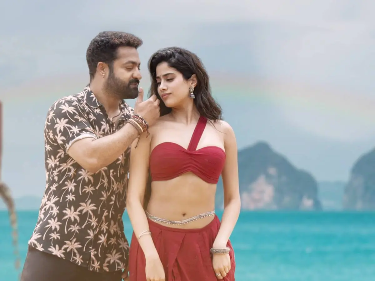 Chuttamalle from Devara: Janhvi Kapoor glamour dose